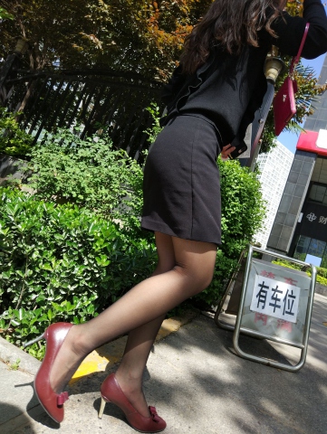 黑 丝 干练OL[16P] - - 街拍网论坛